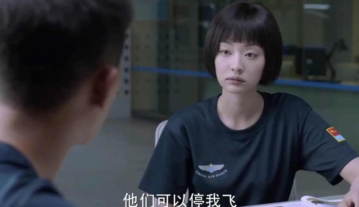 【蜜糖鉴影】勇敢的翅膀：删减吻戏曝光！盖玥希醉酒扑倒索吻！张晚意趁机圆房粉丝数9563作品数2396 片花视频 免费在线观看 爱奇艺